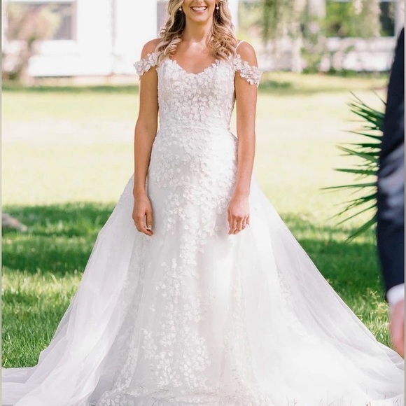 Lazaro | Dresses | Lazaro Fully Restored Olivia Offshoulder Wedding ...